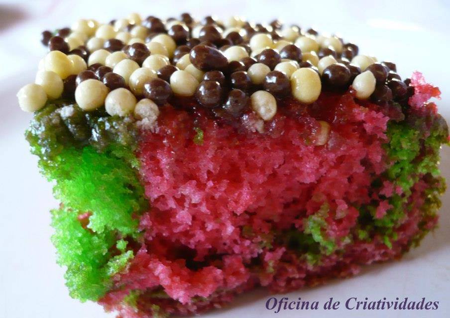 Receita de Bolo Colorido por Cássia Miranda