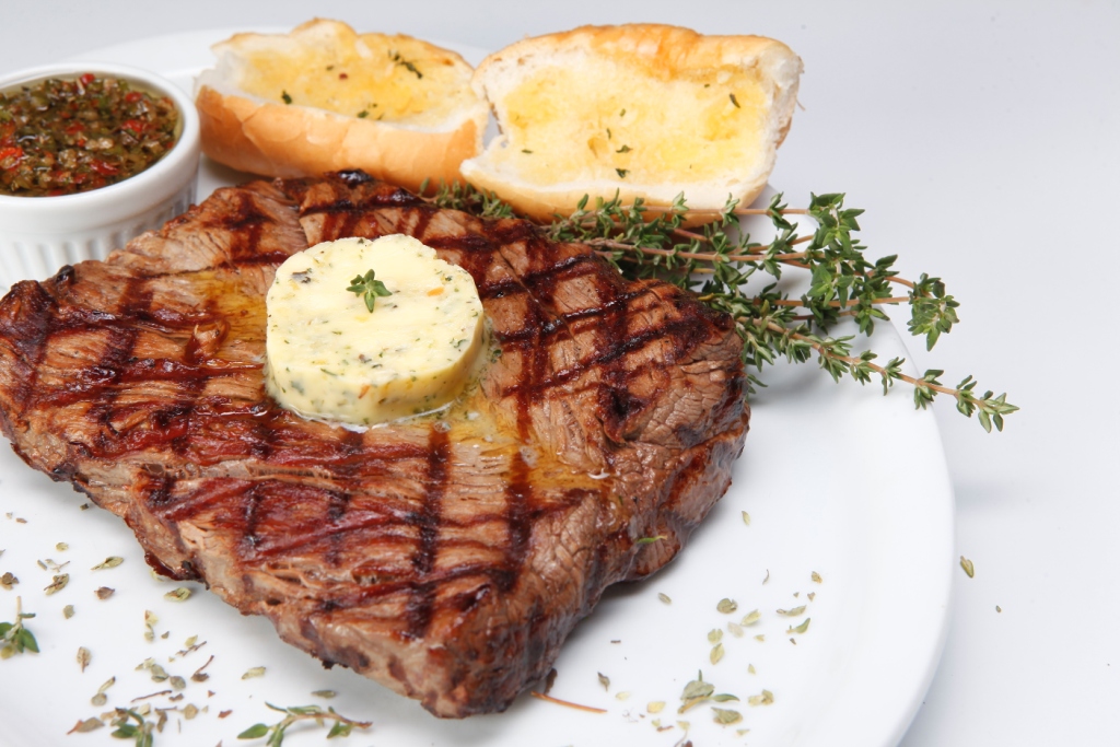 Receita de Filé mignon com manteiga de ervas